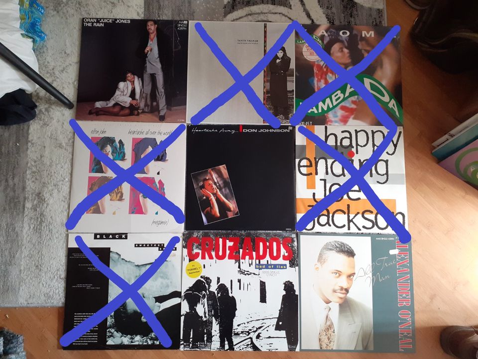 17 Maxi-Singles 12 17 Maxi-Singles 12